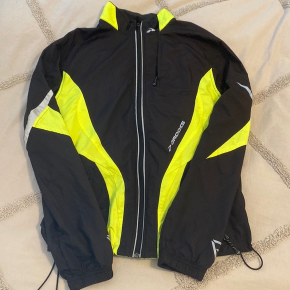 Brooks | Jackets & Coats | Womens Brooks Reflective Windbreaker Jacket ...